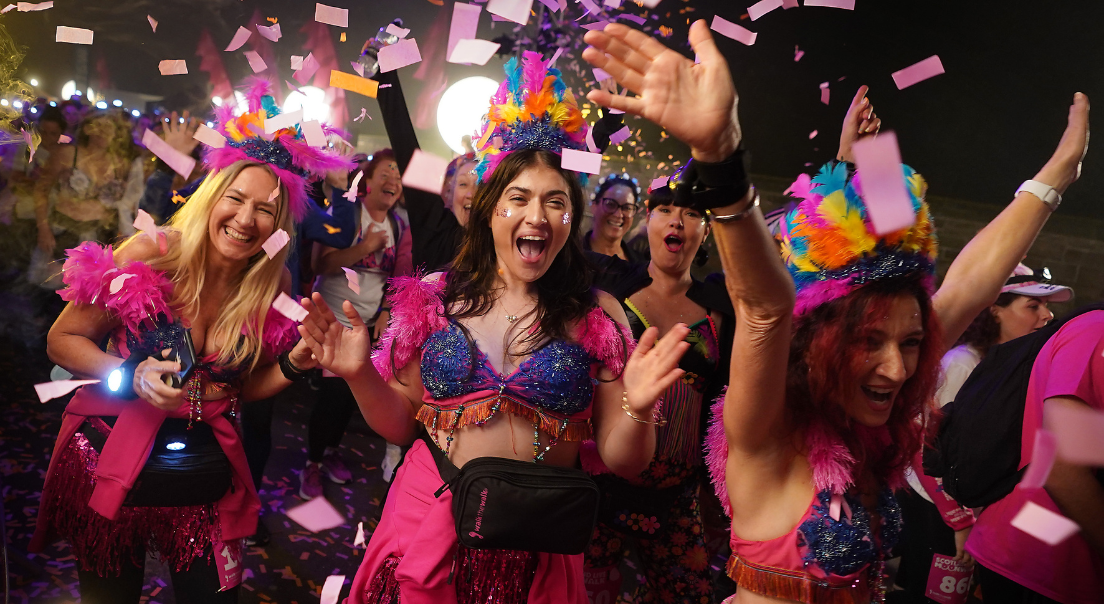 1000s Walk The Night For The MoonWalk London - Walk The Walk